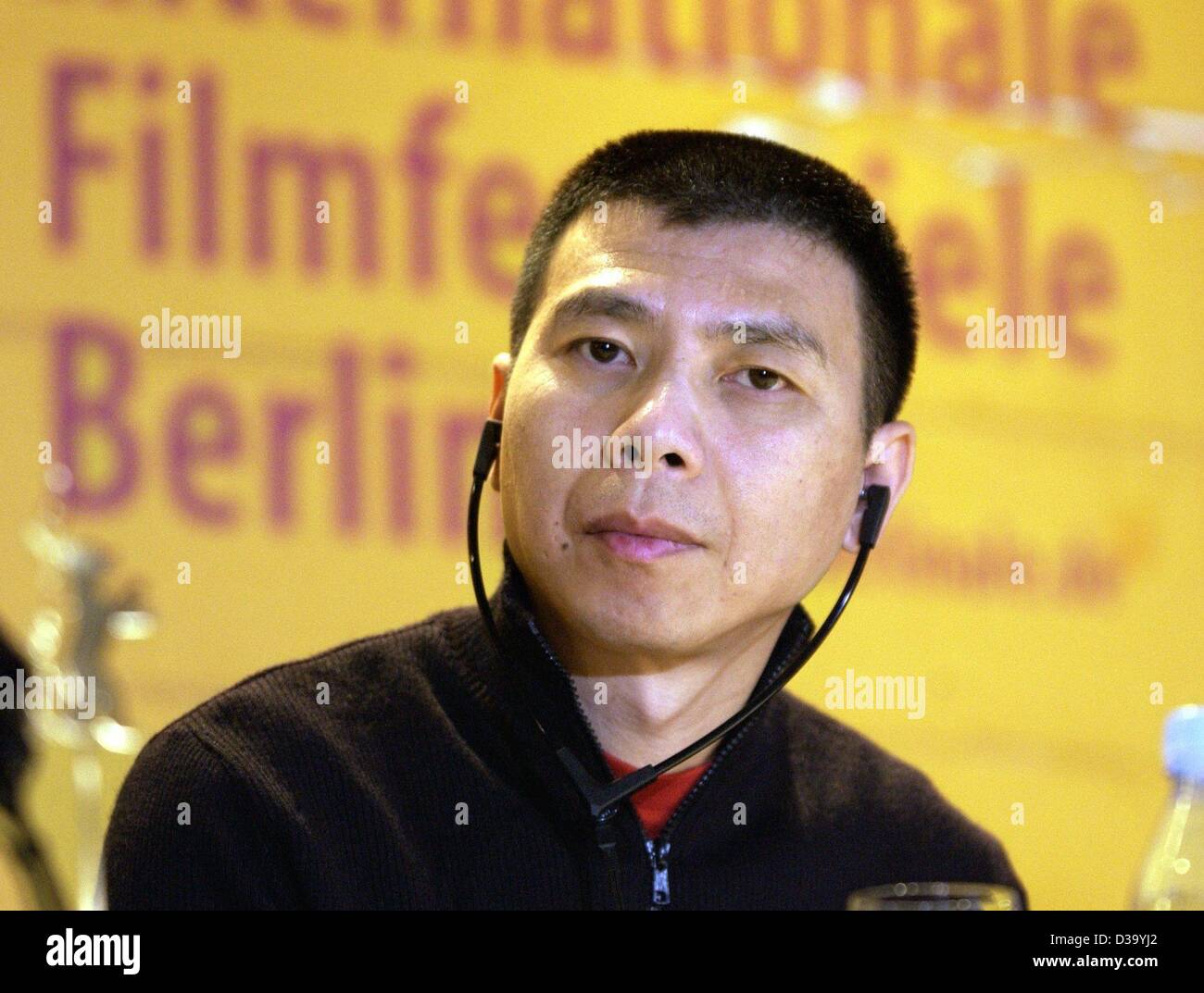 Chinese film director feng hi-res stock photography and images - Alamy