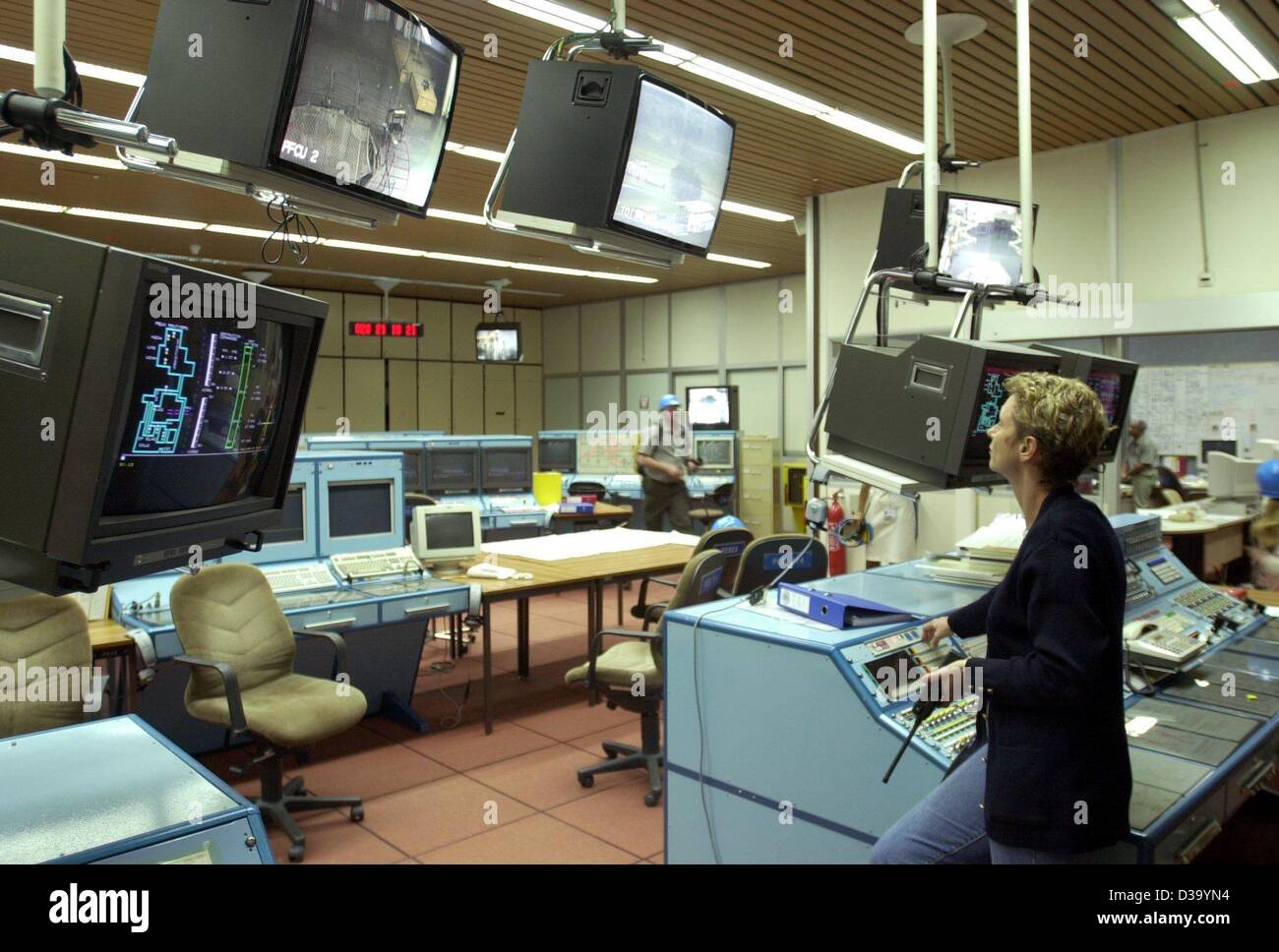 Ground control center hi-res stock photography and images - Alamy