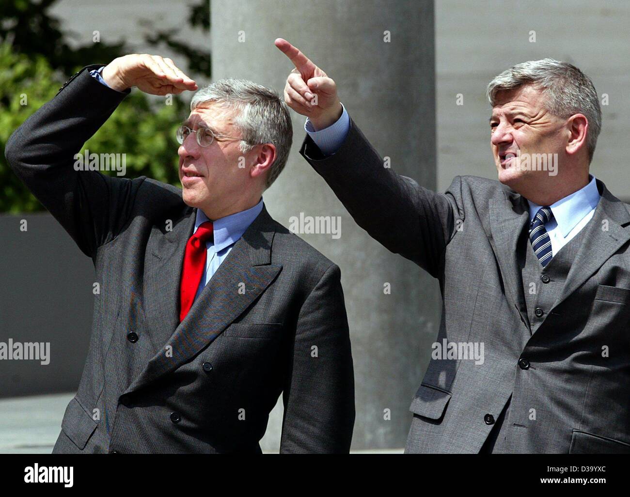 Politics pol diplomacy gesture pointing politician germany hi-res stock ...