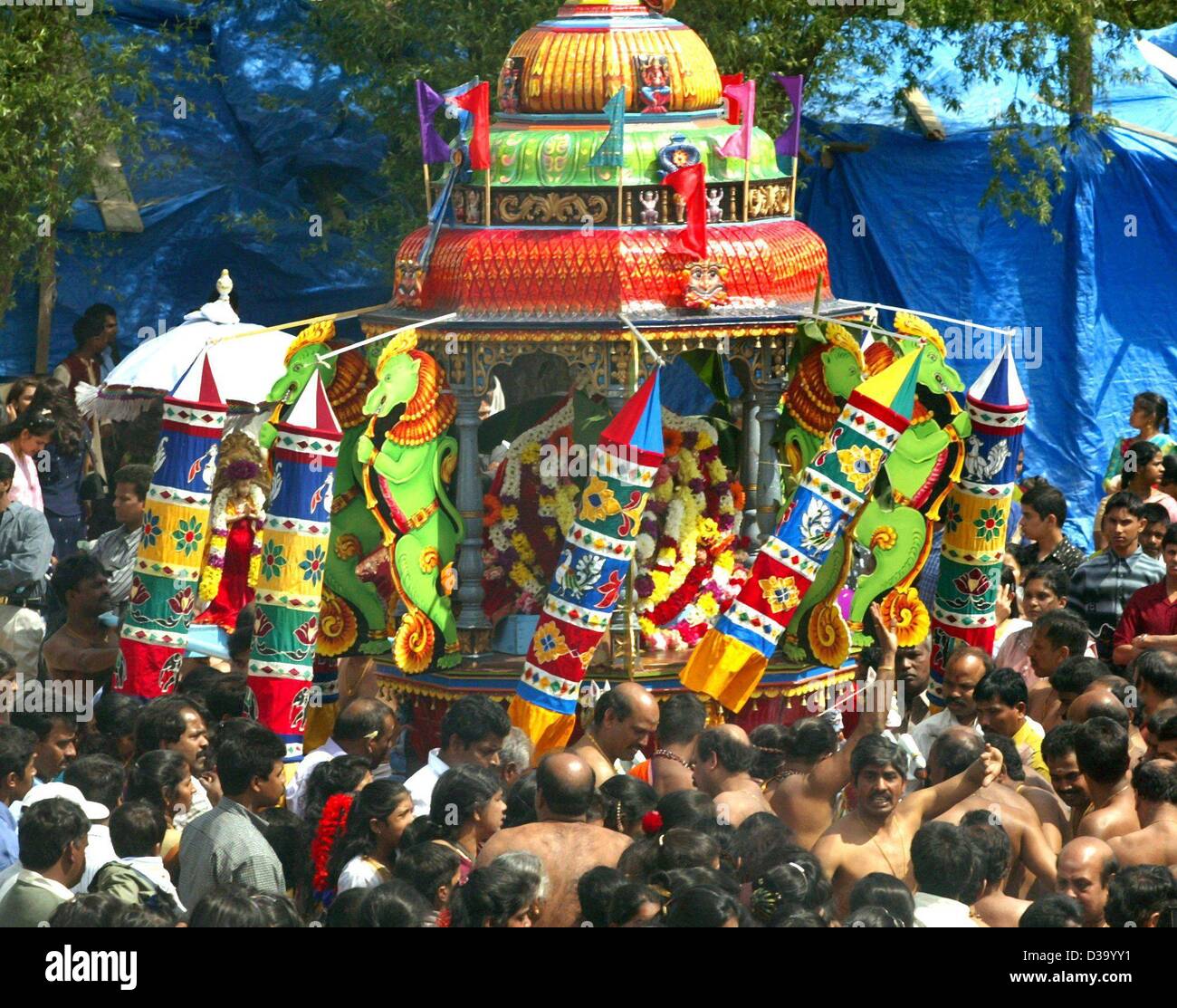 Hindu goddess figure hi-res stock photography and images - Alamy