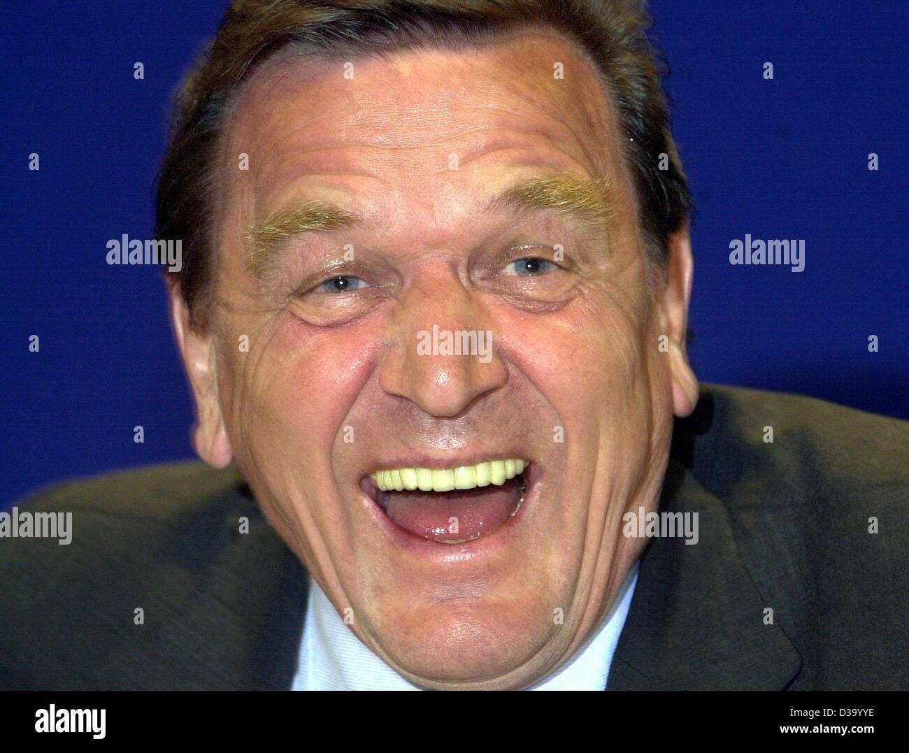 Gerhard schroeder 2002 hi-res stock photography and images - Alamy