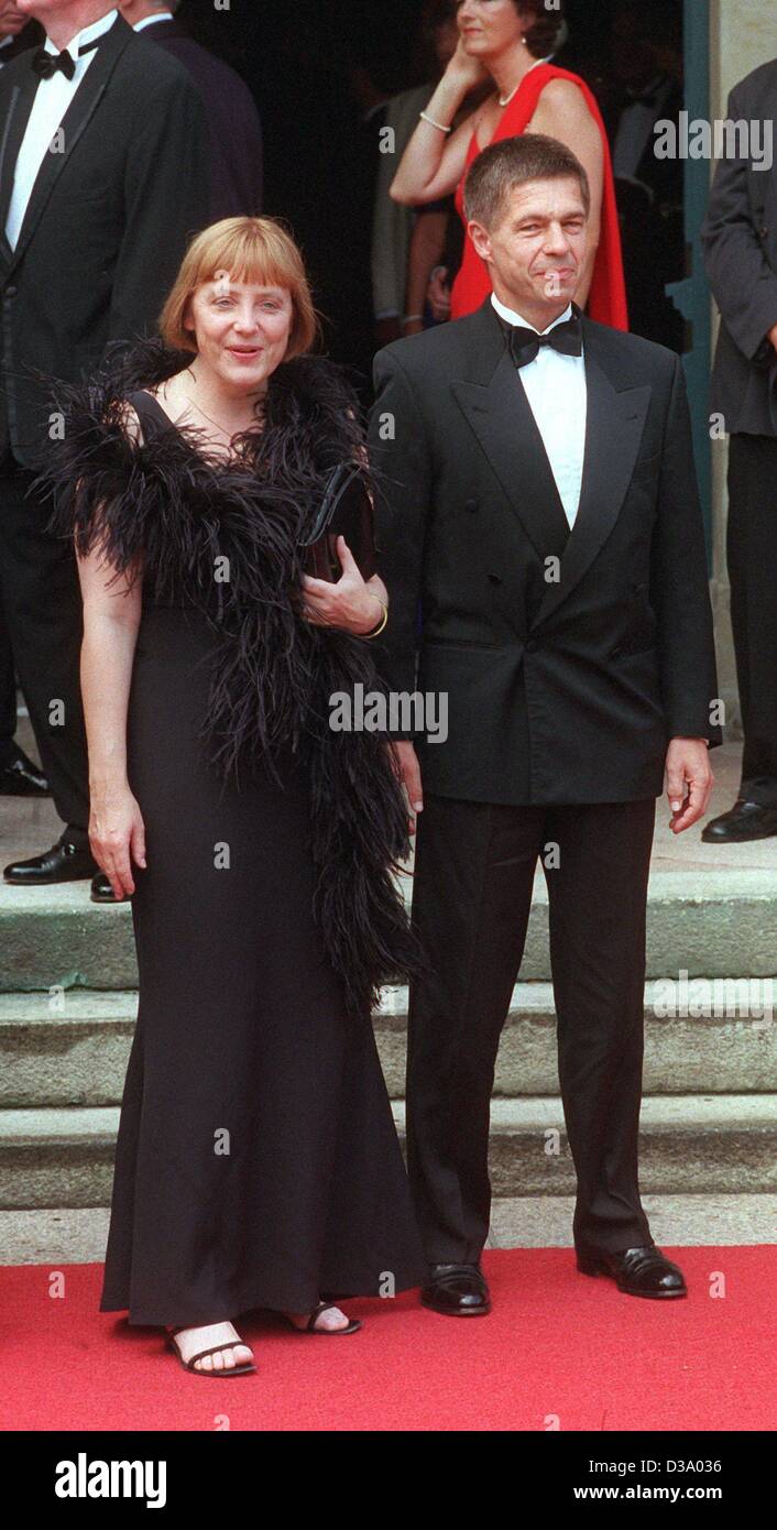 Angela merkel 2001 hi-res stock photography and images - Alamy