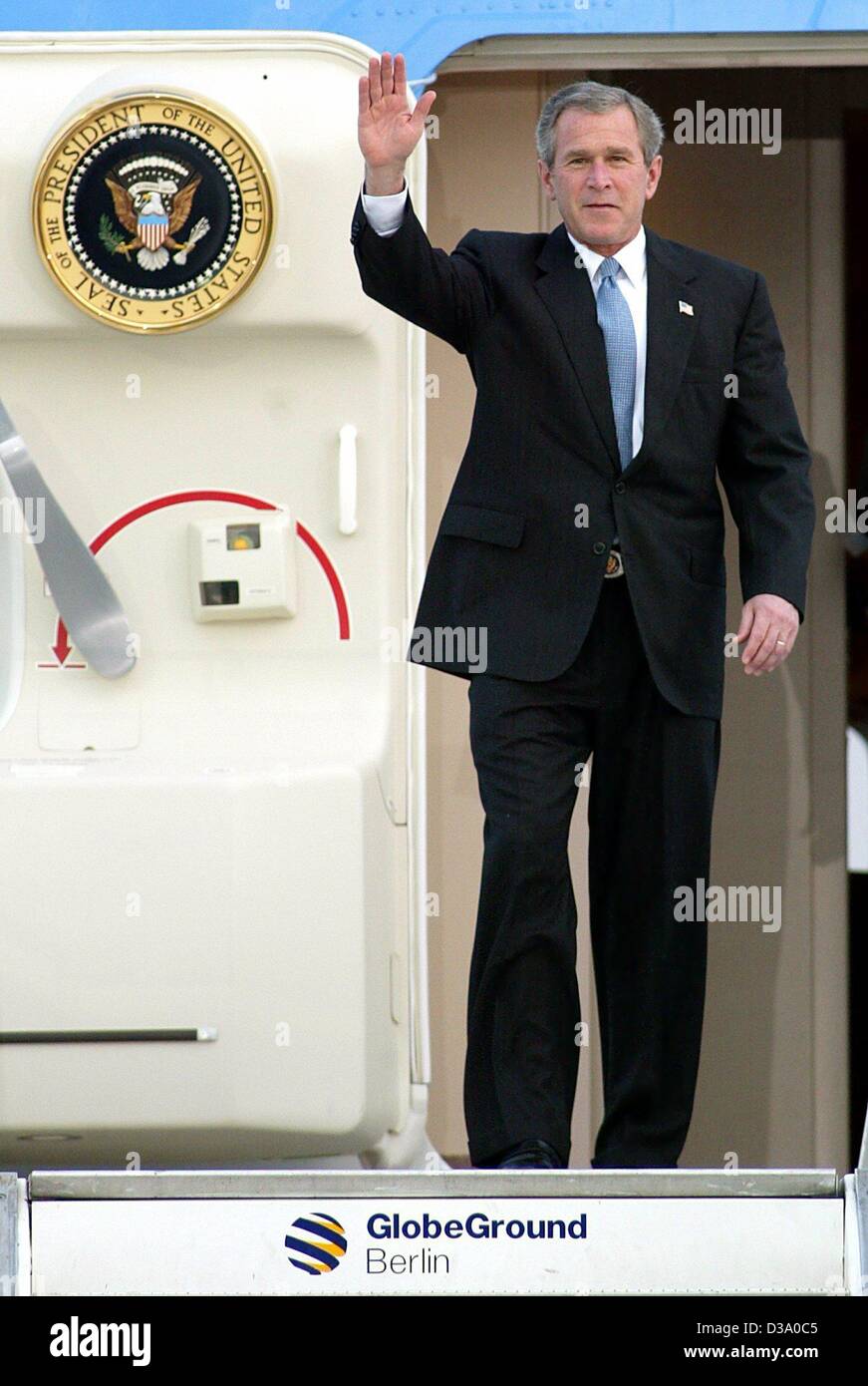 George bush uniform hi-res stock photography and images - Alamy