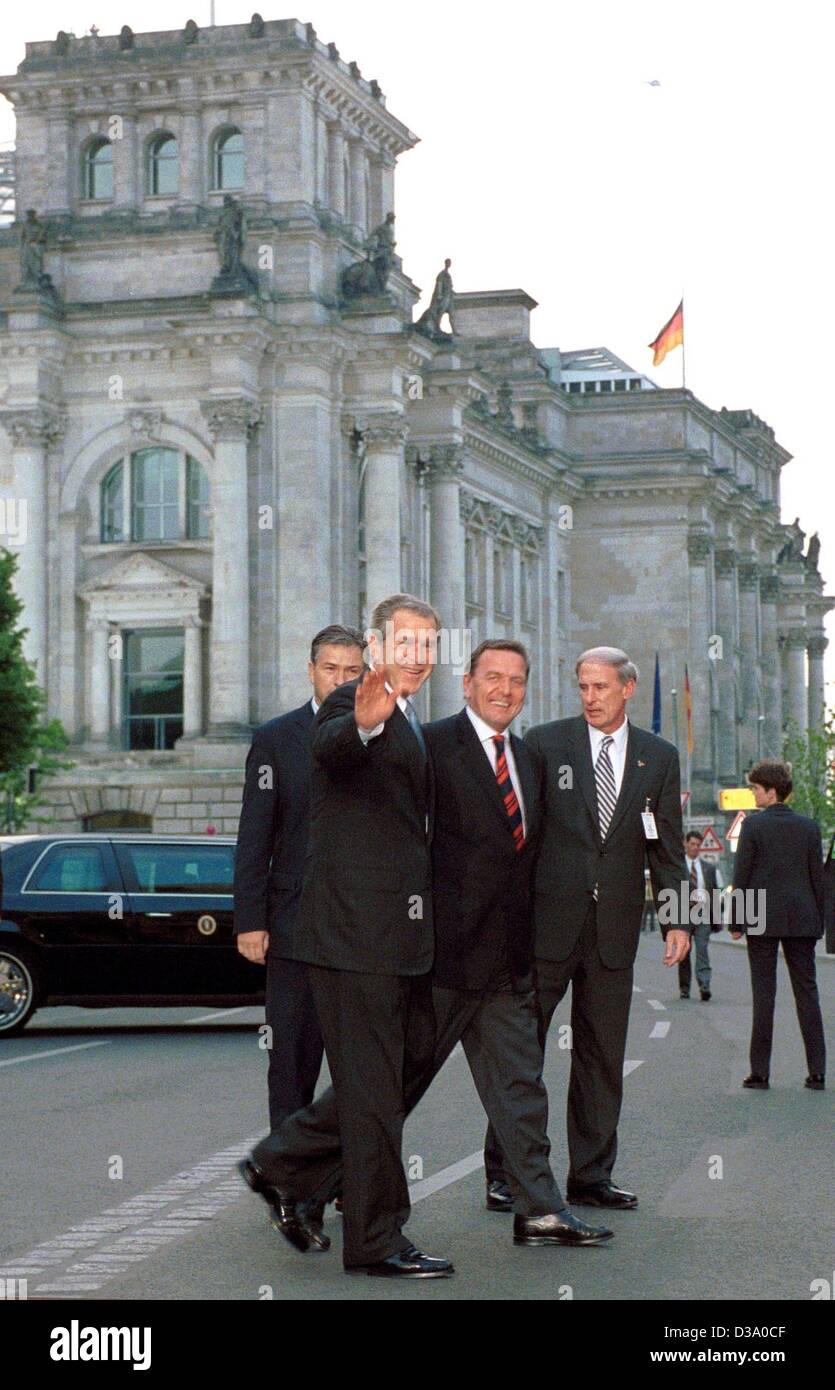 President george w bush waving hi-res stock photography and images - Alamy