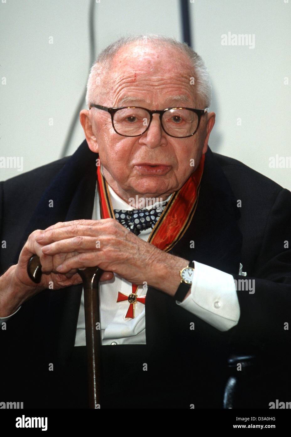 (dpa) - Film director Billy Wilder received the Bundesverdienstkreuz ...