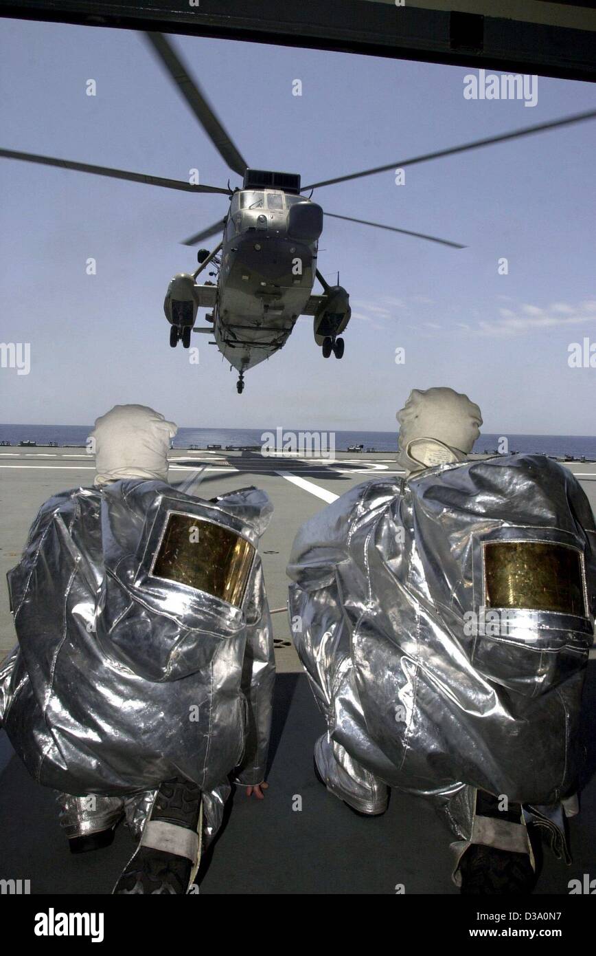 Protective clothing in the military hi-res stock photography and images ...