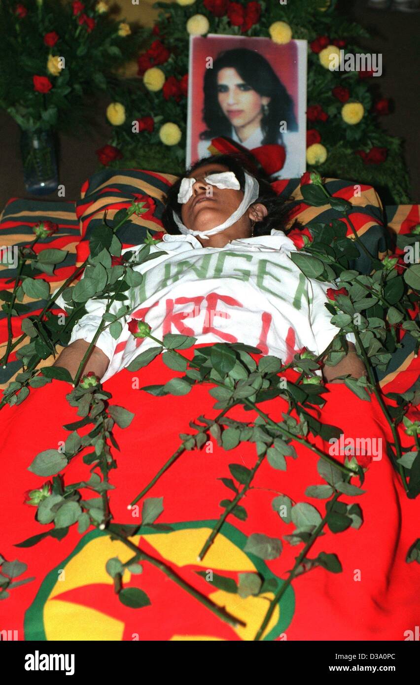 (dpa files) - The body of the 41-year-old Kurdish victim of a hunger ...