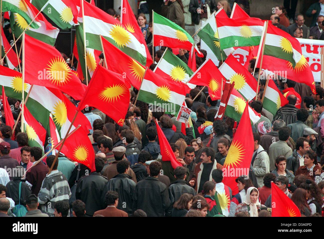 Sea of flags hi-res stock photography and images - Alamy