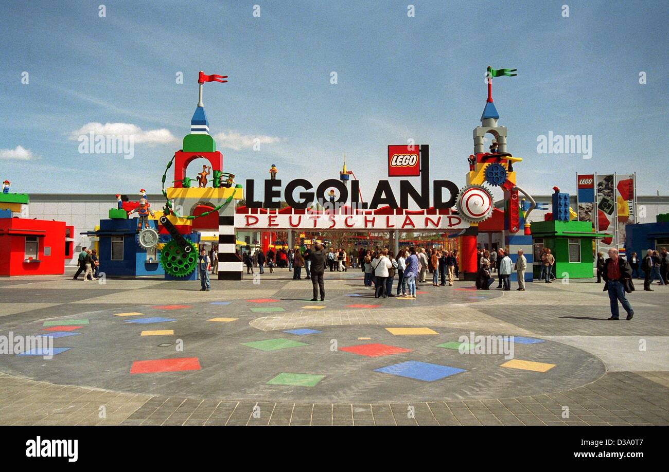 Legoland logo hi-res stock photography and images - Alamy