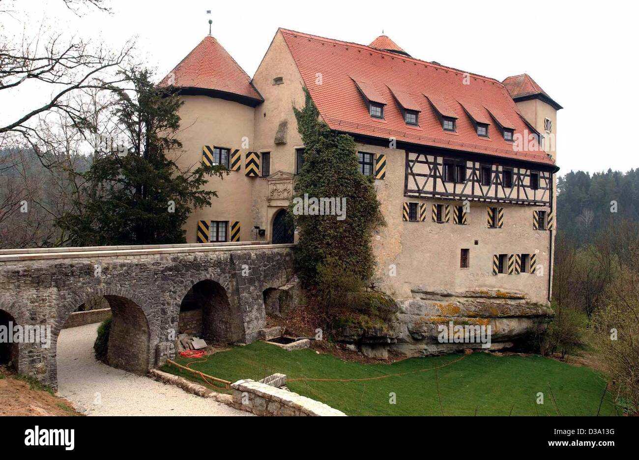 Arts culture entertainment ace monuments and heritage sites castle ...