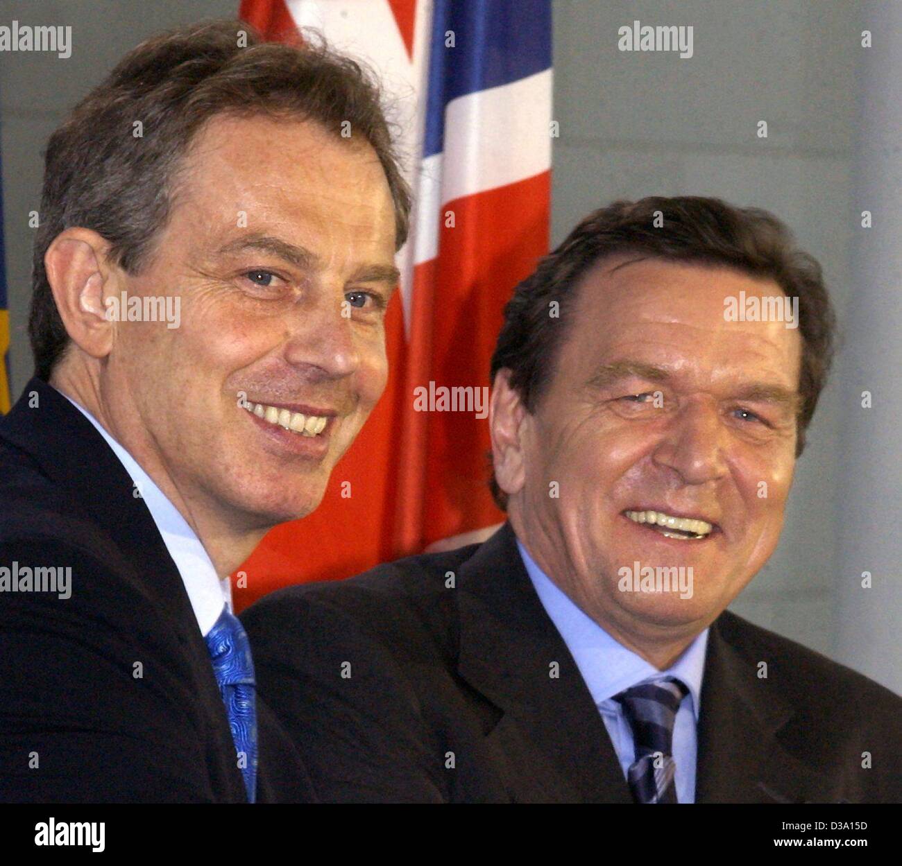 German chancellor gerhard schroeder smiling hi-res stock photography ...