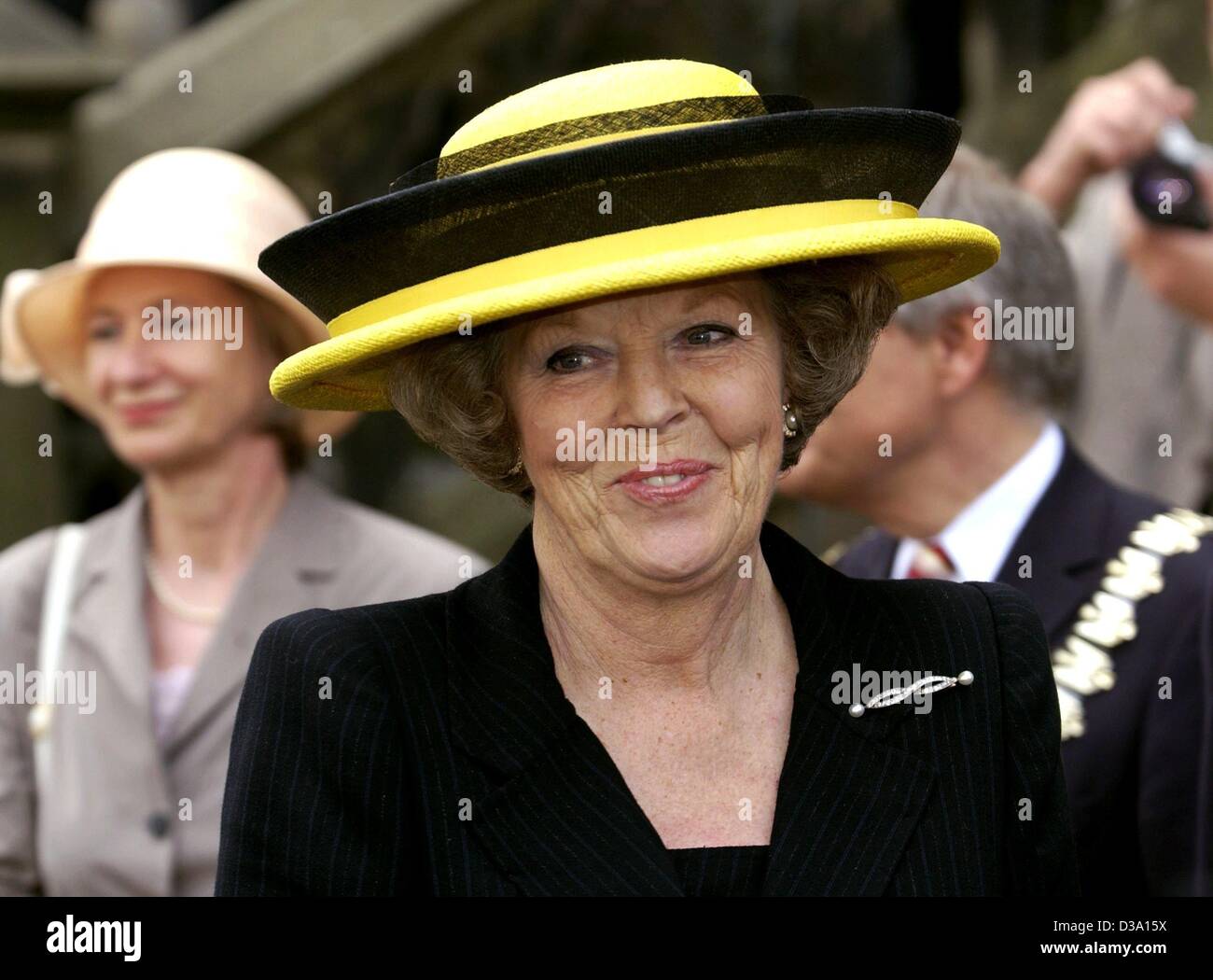 Queen beatrix smiling hi-res stock photography and images - Alamy