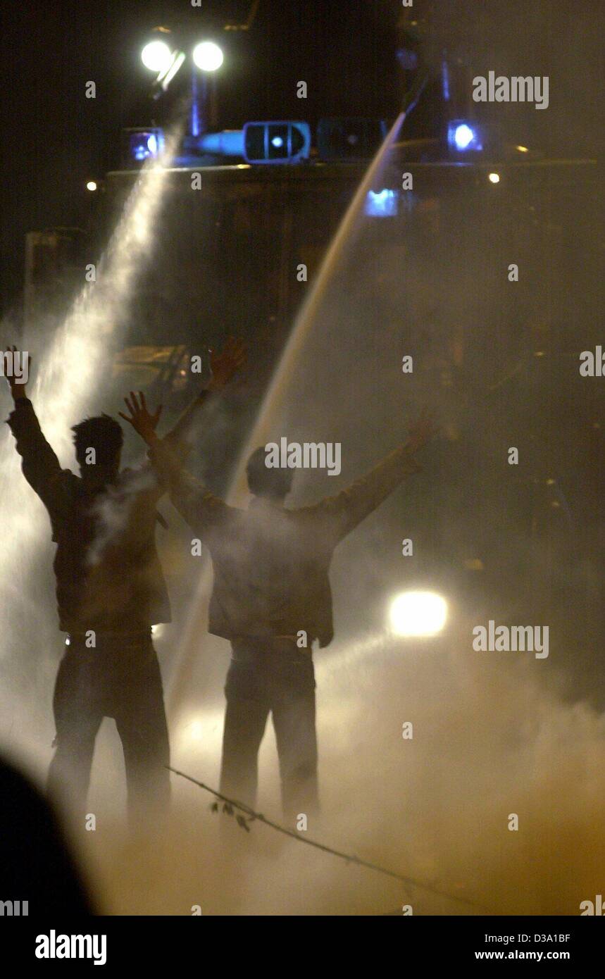 Rioters hi-res stock photography and images - Alamy