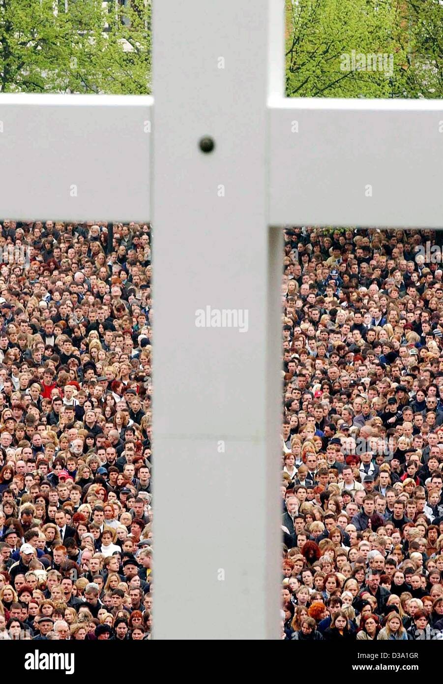 Huge cross hi-res stock photography and images - Alamy