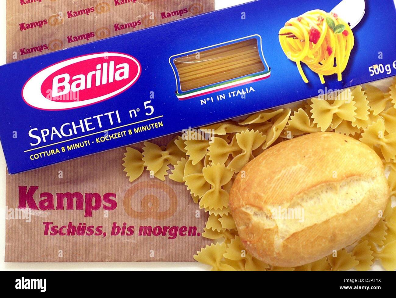 (dpa) - Barilla pasta and a paperbag of the Kamps bakery (photo taken ...