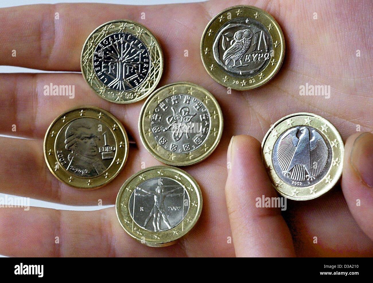 Euro coins different countries hi-res stock photography and images - Alamy