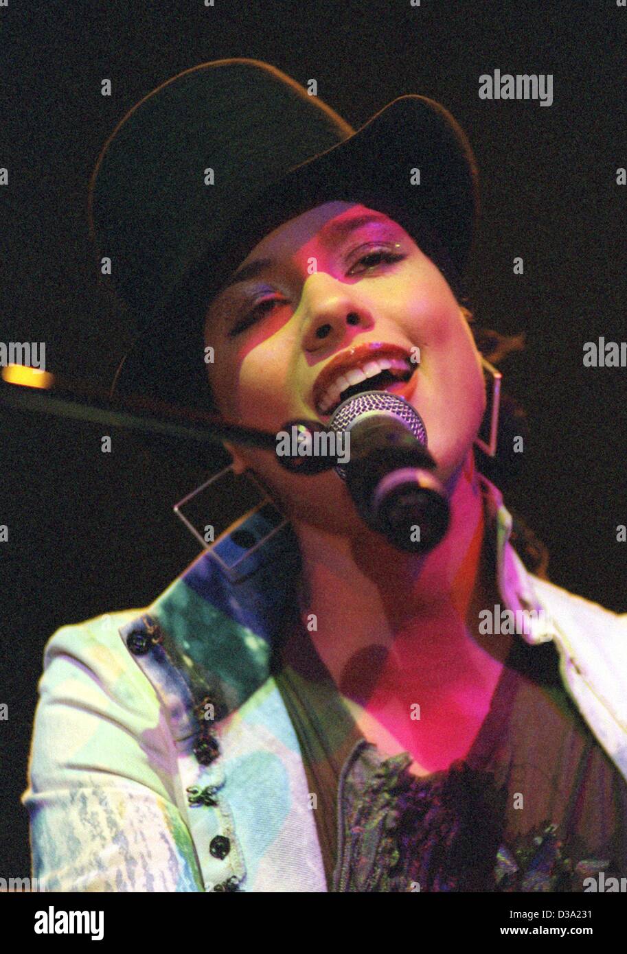 Alicia keys us singer in hi-res stock photography and images - Alamy