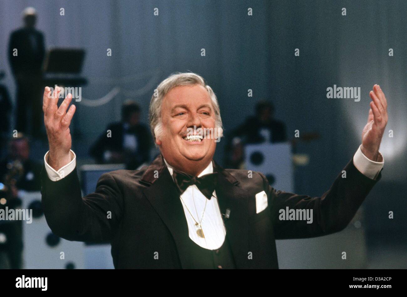 (dpa files) - Dutch entertainer Lou van Burg, pictured during a tv show ...
