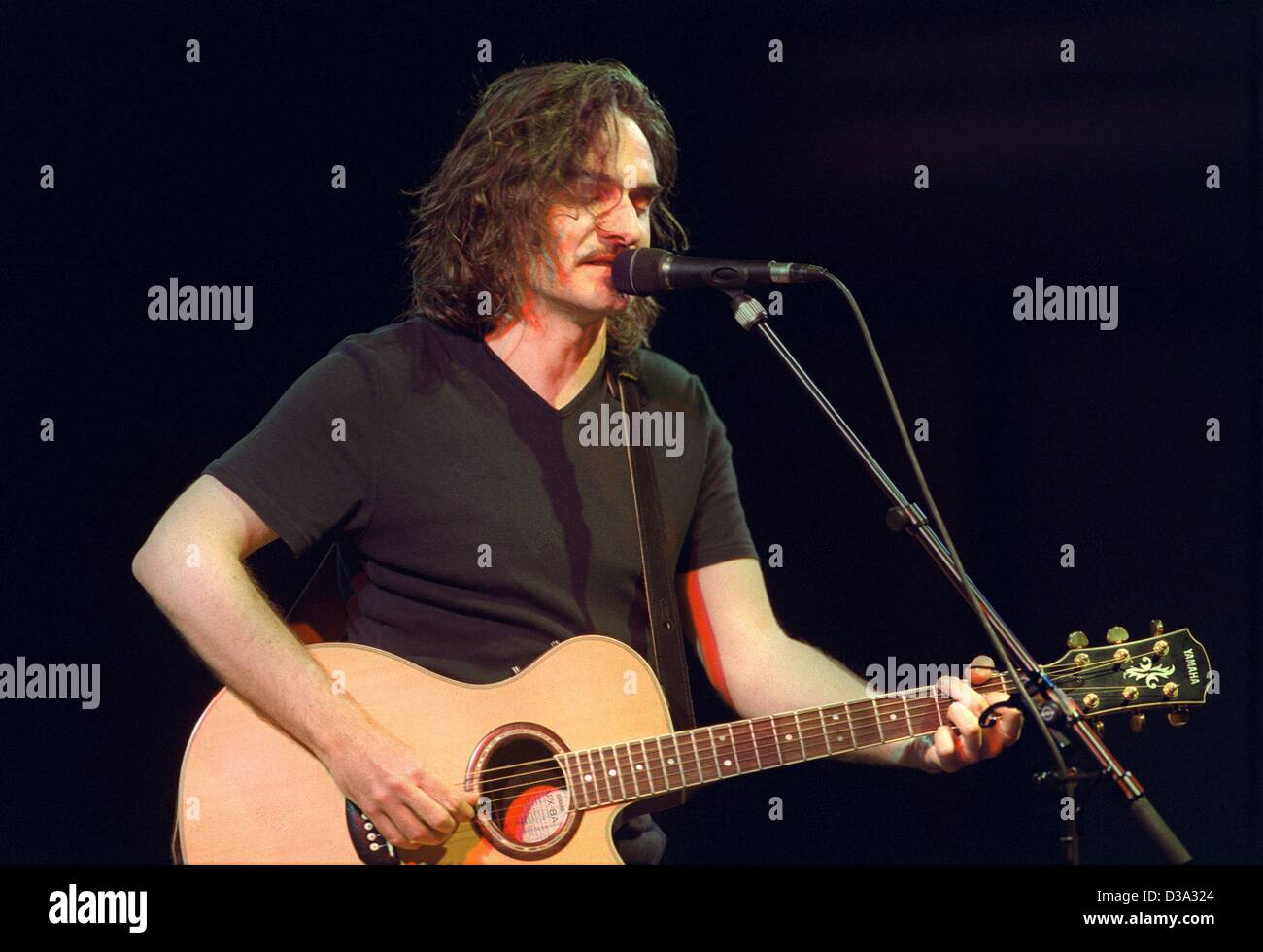 (dpa) - Swiss singer Stephan Eicher performs on stage in Mainz, Germany ...