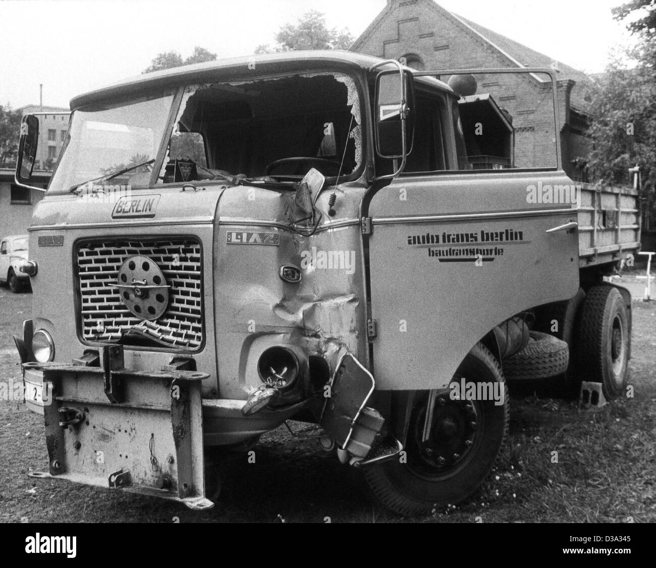 East german truck hi-res stock photography and images - Alamy