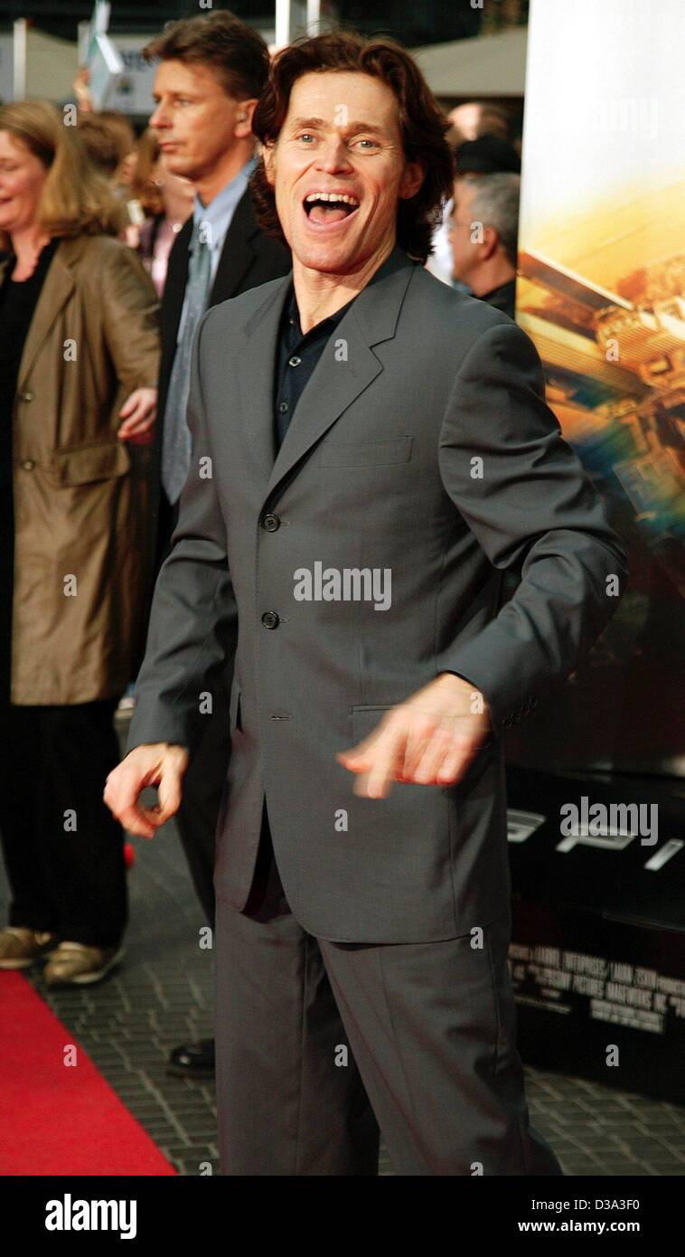 Arts culture entertainment ace cinema celebrities laughing gesture ...