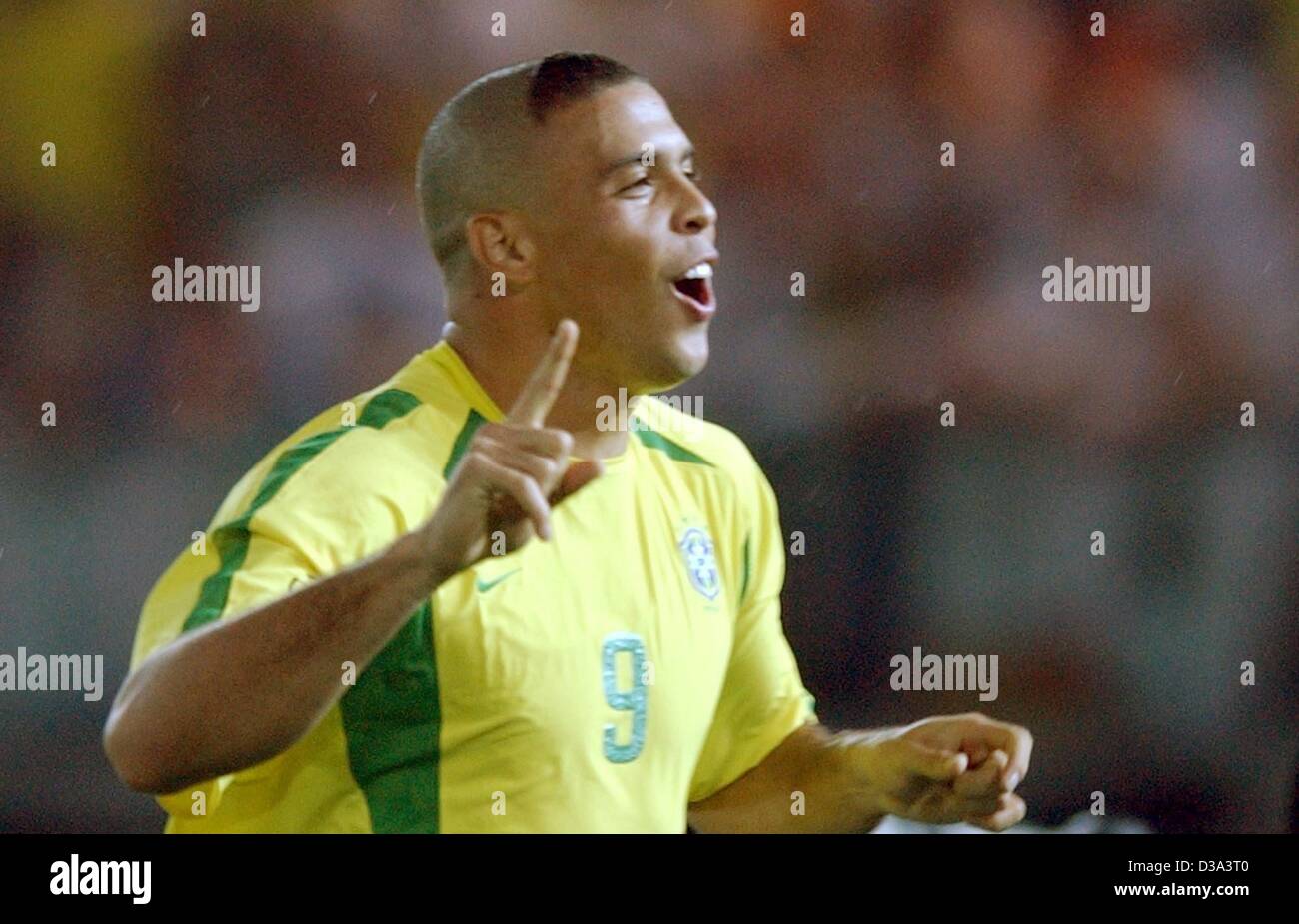 Ronaldo running hi-res stock photography and images - Alamy