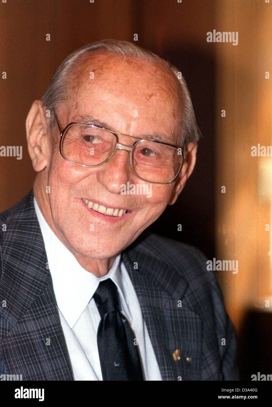 (dpa files) - Entrepreneur and sportsman Josef Neckermann, pictured 8 ...