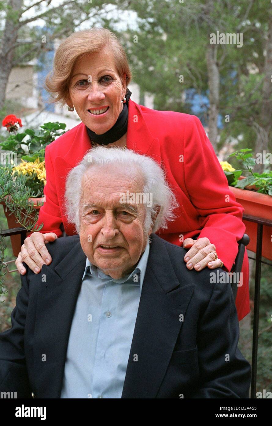 (dpa) - German composer Norbert Schultze and his wife, Brigitta ...