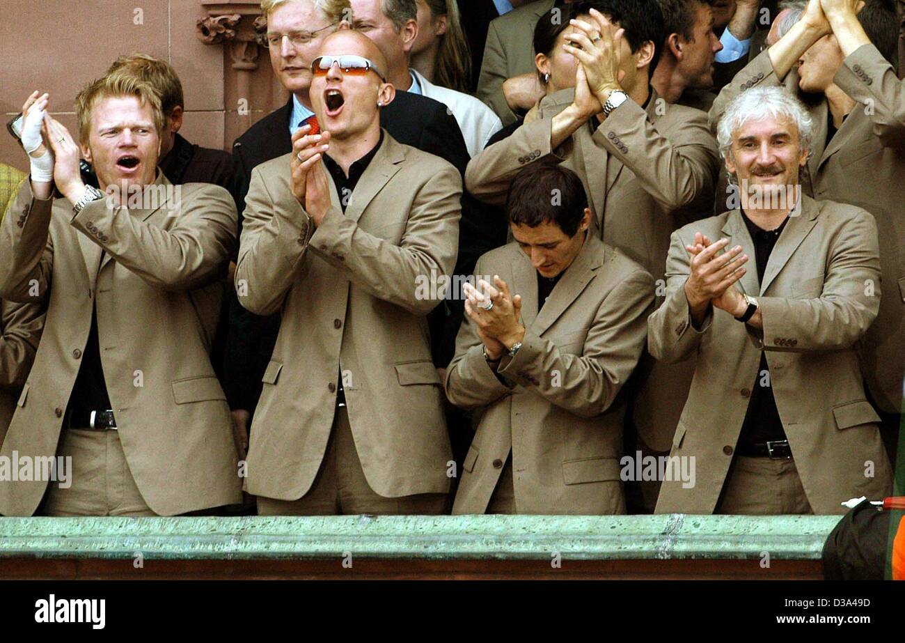 Team coach fans hi-res stock photography and images - Alamy