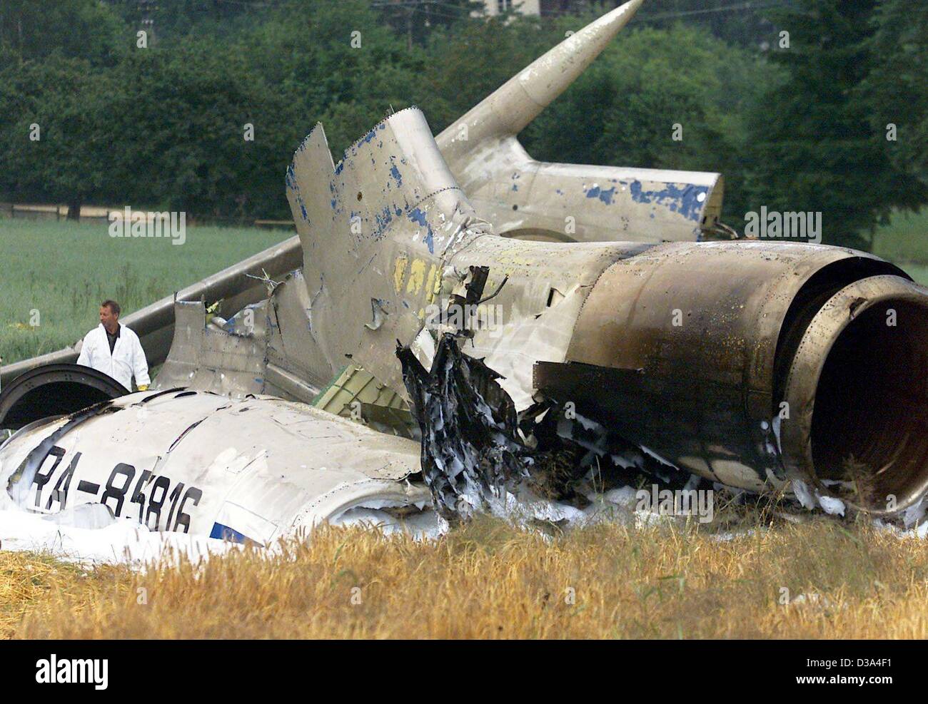 Airplane collision jet wreck hi-res stock photography and images - Alamy