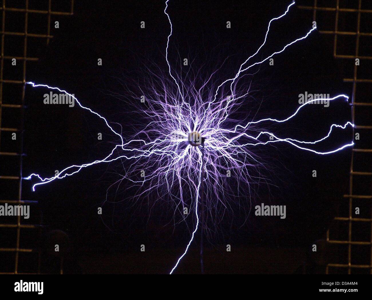 Germany science lightning dpa hi-res stock photography and images - Alamy