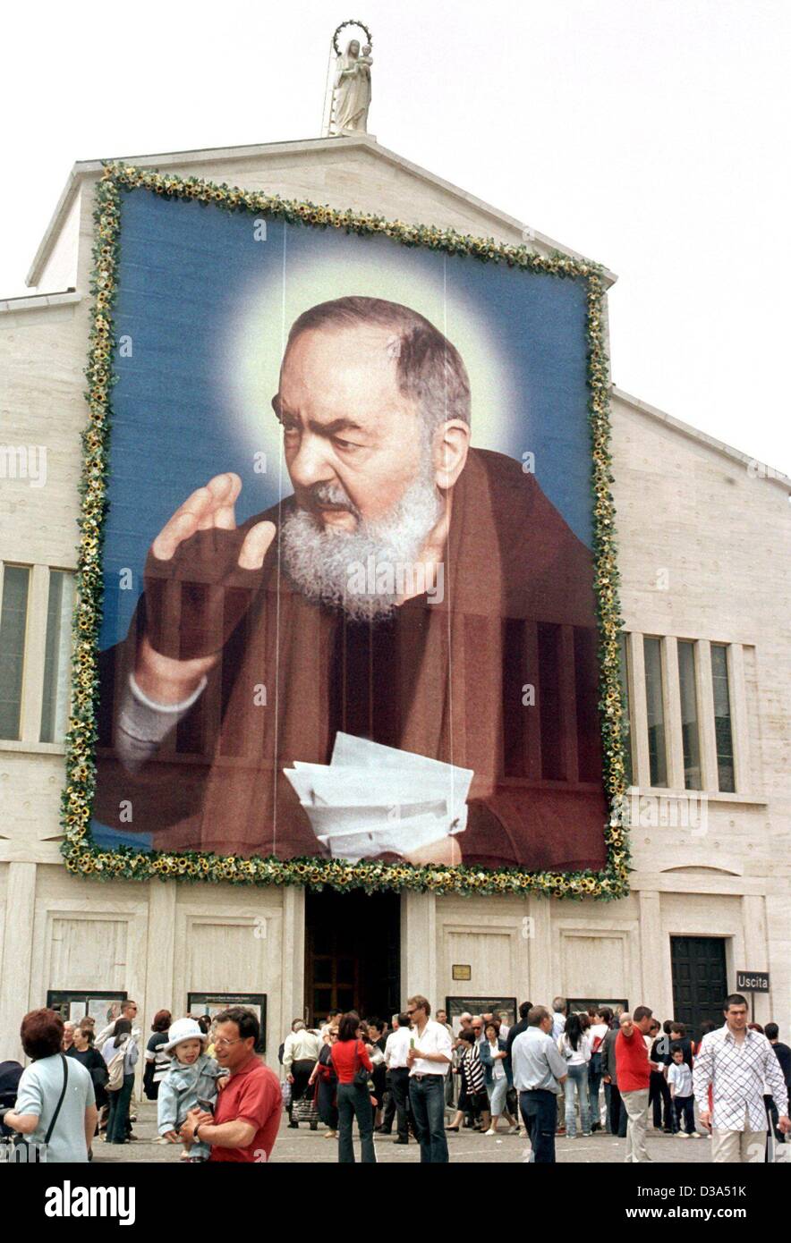 Exterior church padre pio hi-res stock photography and images - Alamy