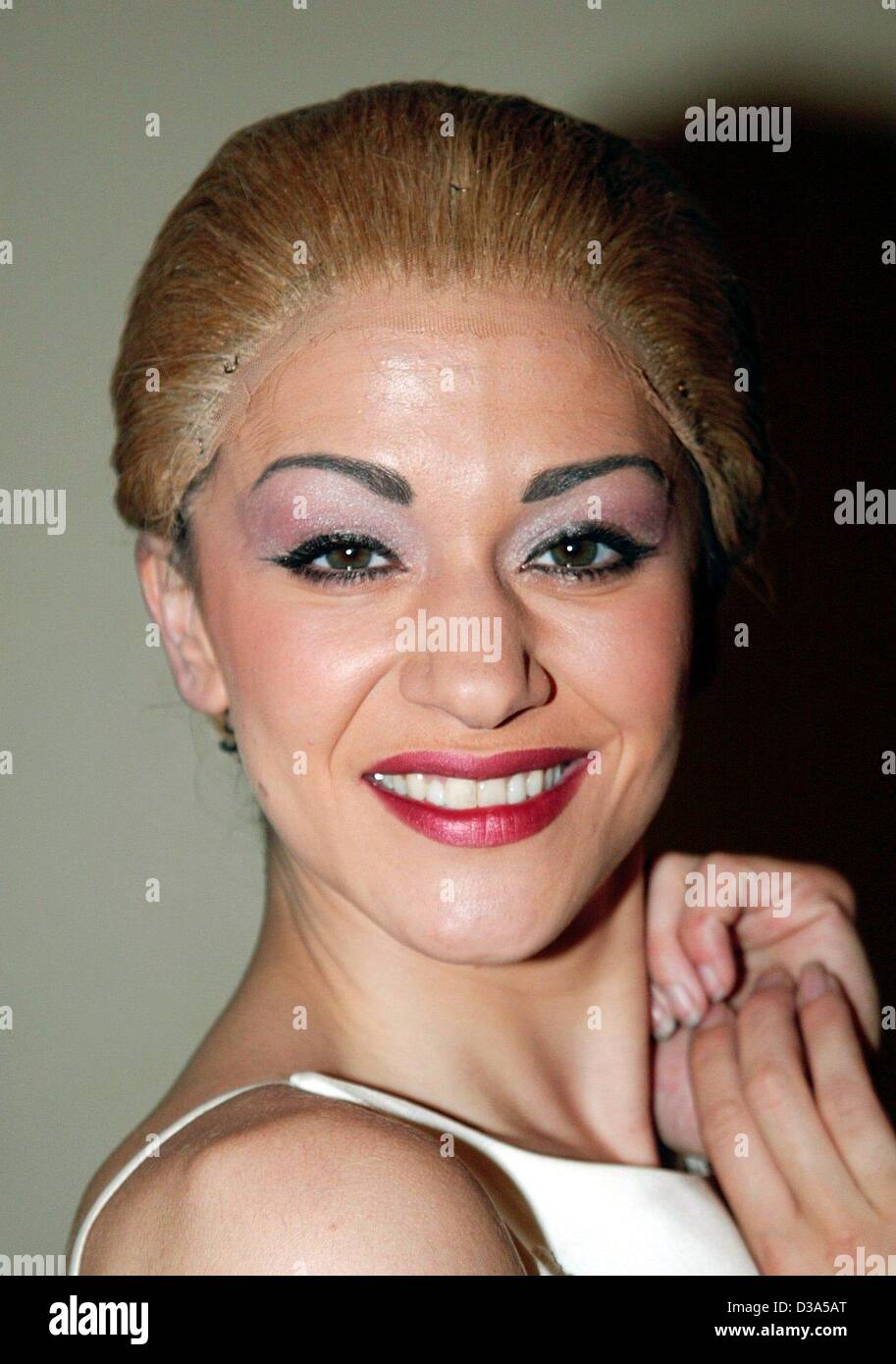 (dpa) - Caren Lyn Manuel, US singer and musical star ('Evita ...