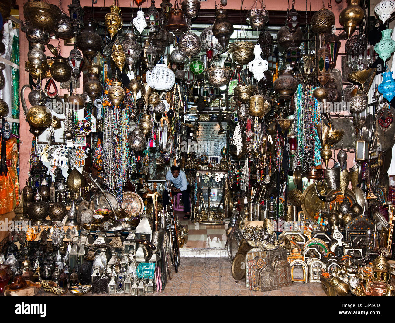 Souk marrakech hi-res stock photography and images - Alamy