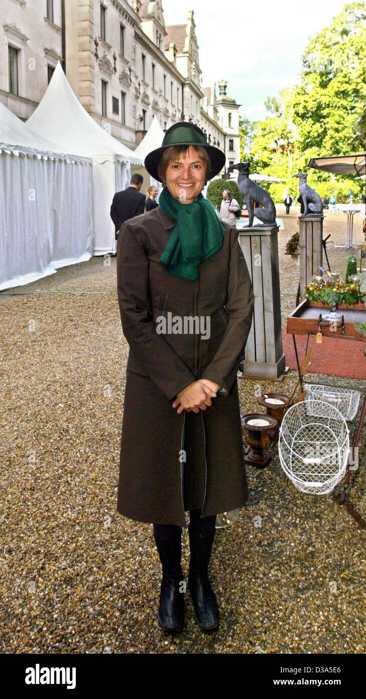 (dpa) - Princess Gloria von Thurn und Taxis poses in front of her ...