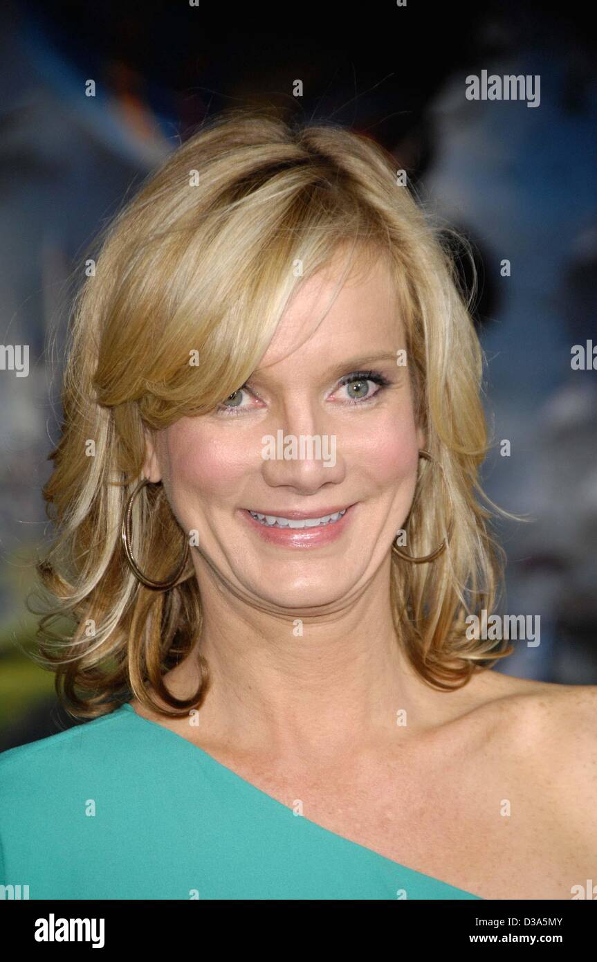 Hollywood, California, USA. 13th February 2013. Beth Littleford during ...