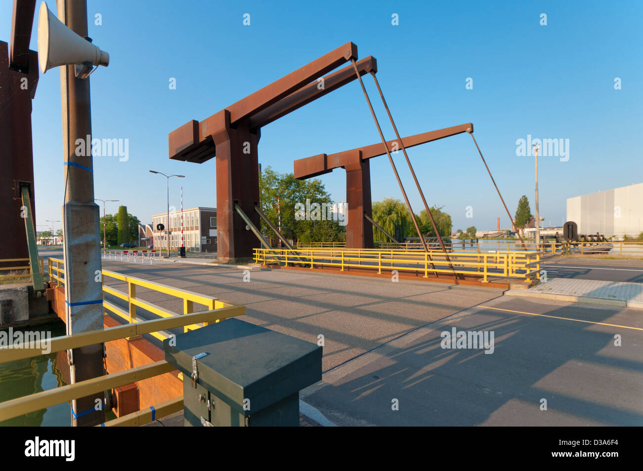 Small lift bridge hi-res stock photography and images - Alamy