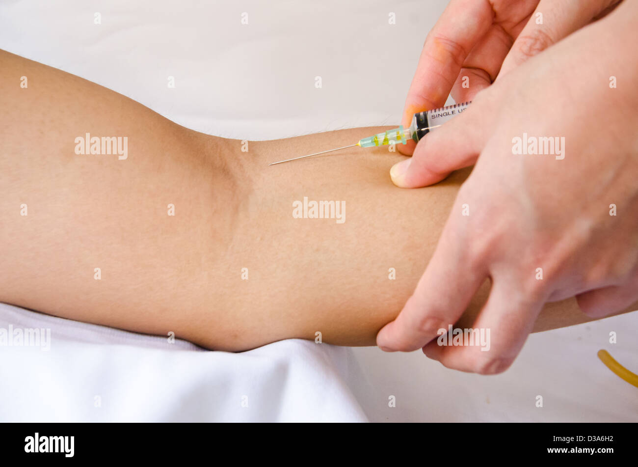Medical injection hi-res stock photography and images - Alamy