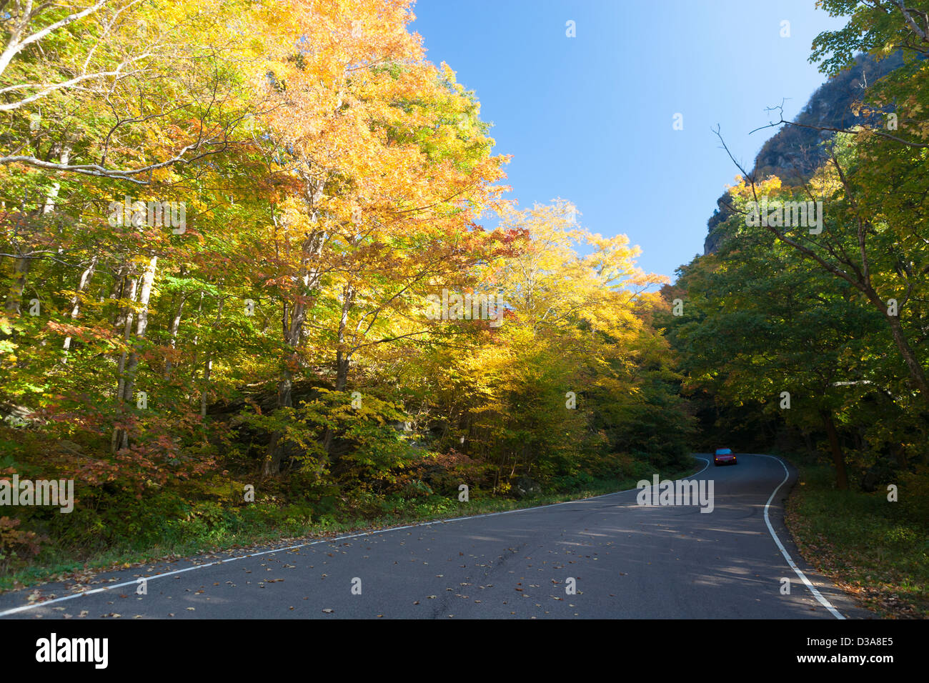 Vermont smuggler's notch road hi-res stock photography and images - Alamy