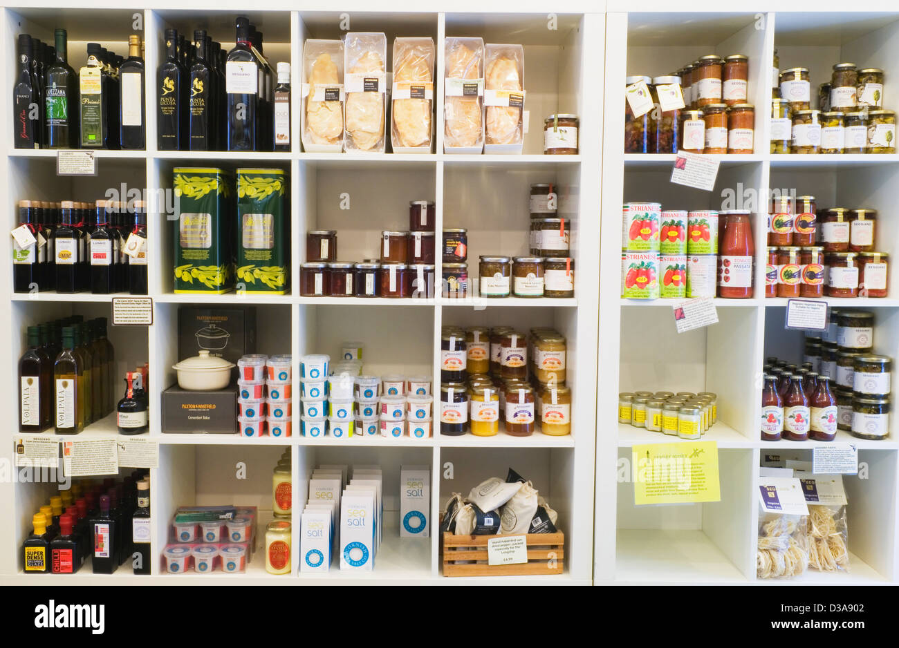 Deli hi-res stock photography and images - Alamy