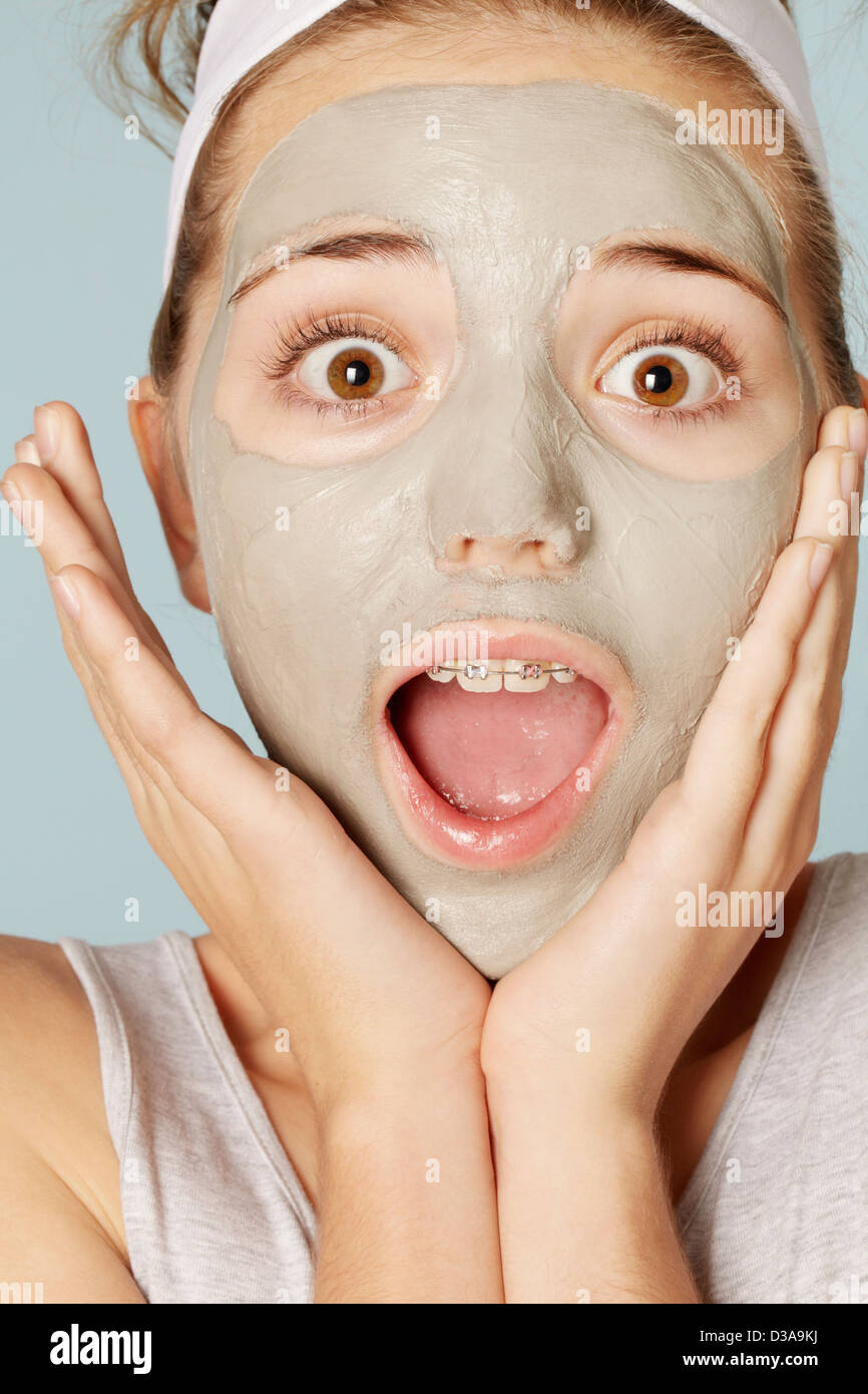 Smiling girl wearing face mask Stock Photo - Alamy