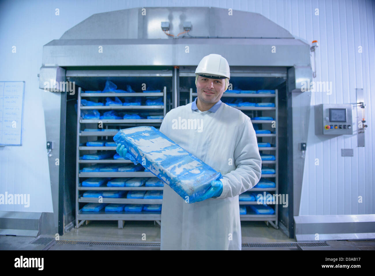 Factory packed hi-res stock photography and images - Alamy