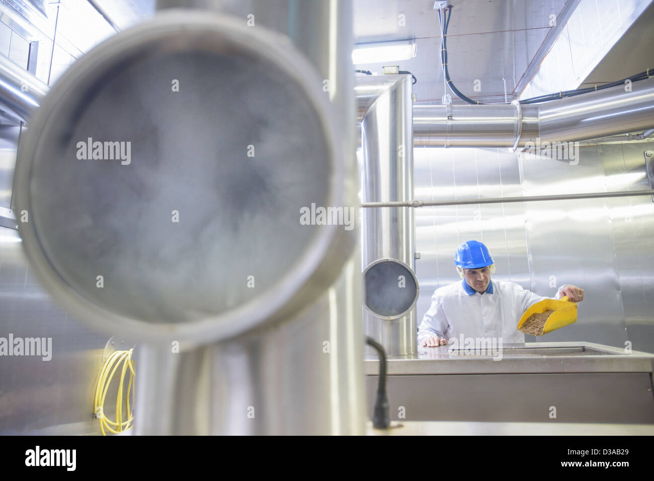 Defending machine hi-res stock photography and images - Alamy