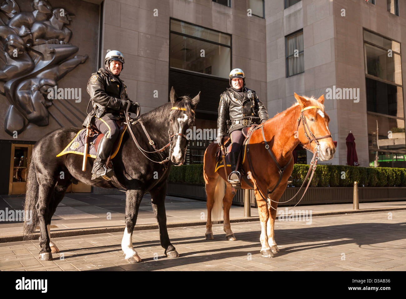 Nypd mounted unit hi-res stock photography and images - Alamy
