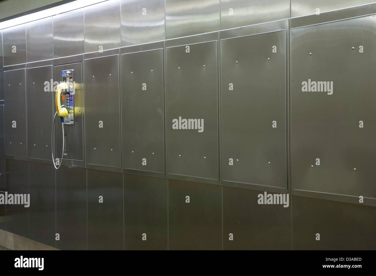 Hanging pay phone hi-res stock photography and images - Alamy