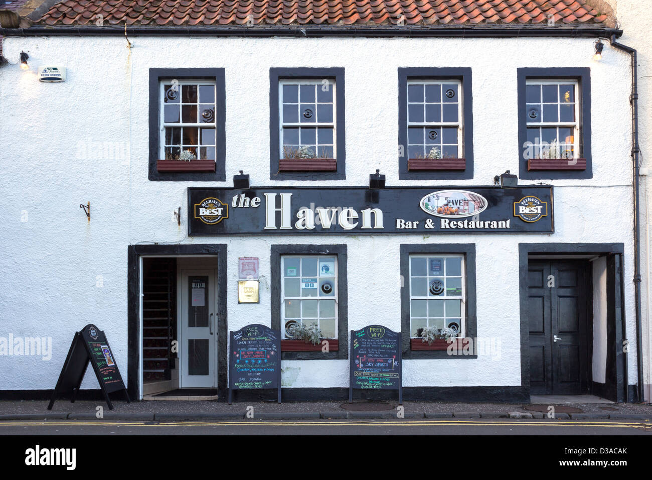The Haven Bar Cellardyke Stock Photo - Alamy