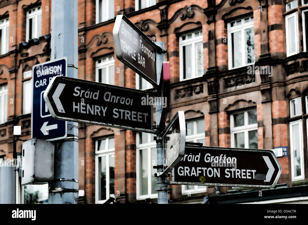 Walking tours in dublin hi-res stock photography and images - Alamy