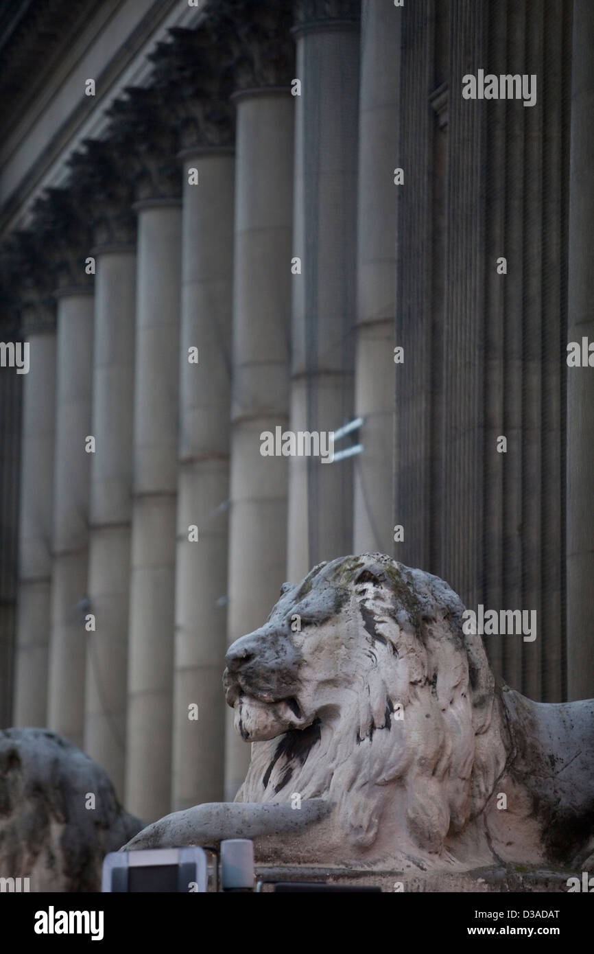 Leeds sculpture hi-res stock photography and images - Alamy