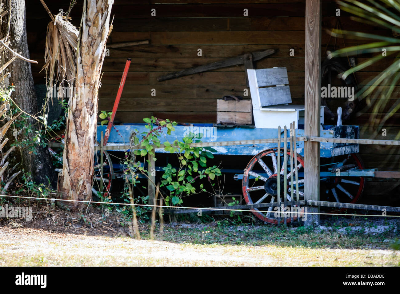 Old wooden farm cart hi-res stock photography and images - Alamy