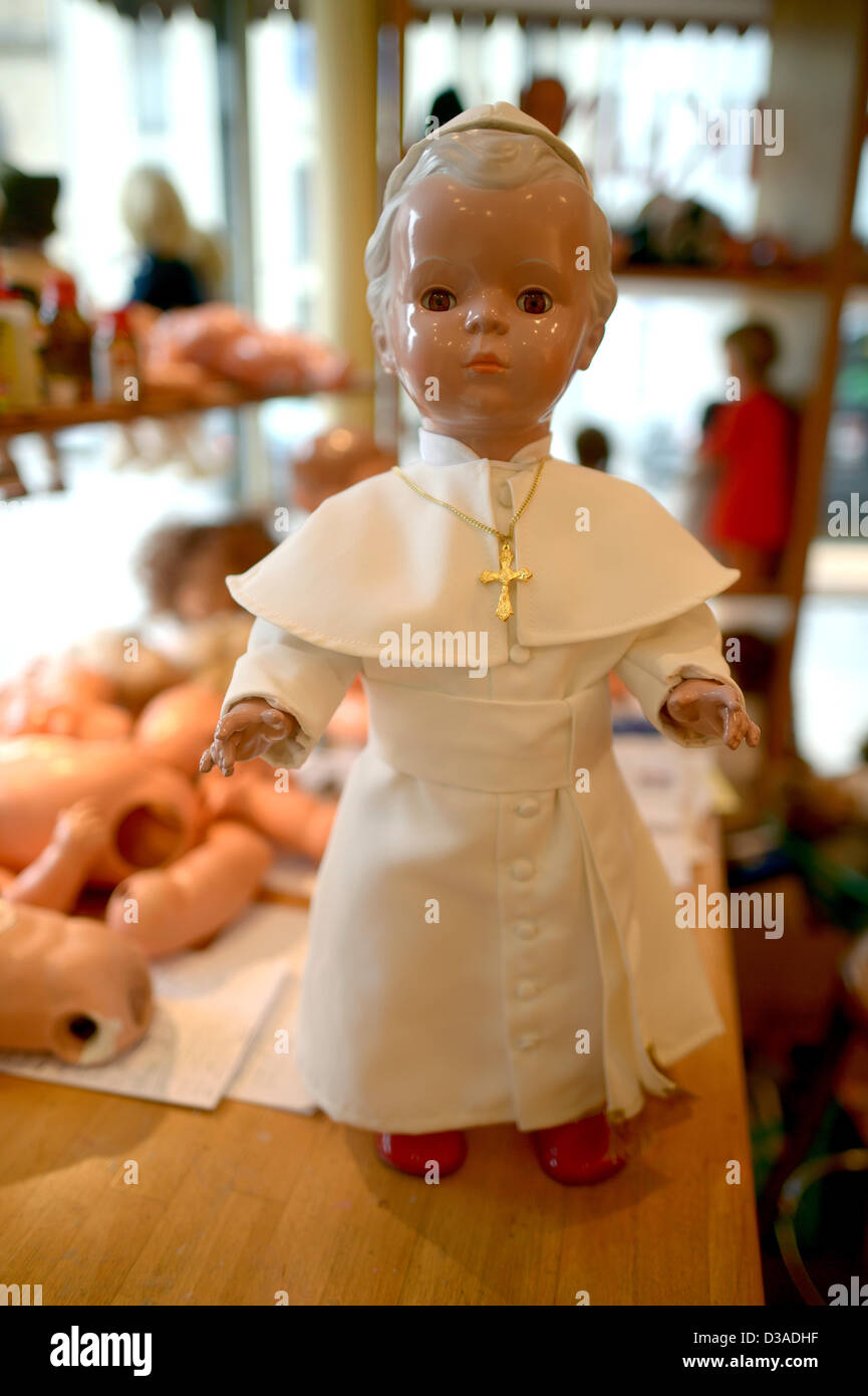 Doll maker hi-res stock photography and images - Alamy